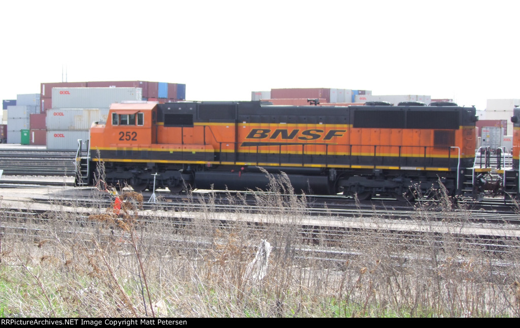 BNSF 252